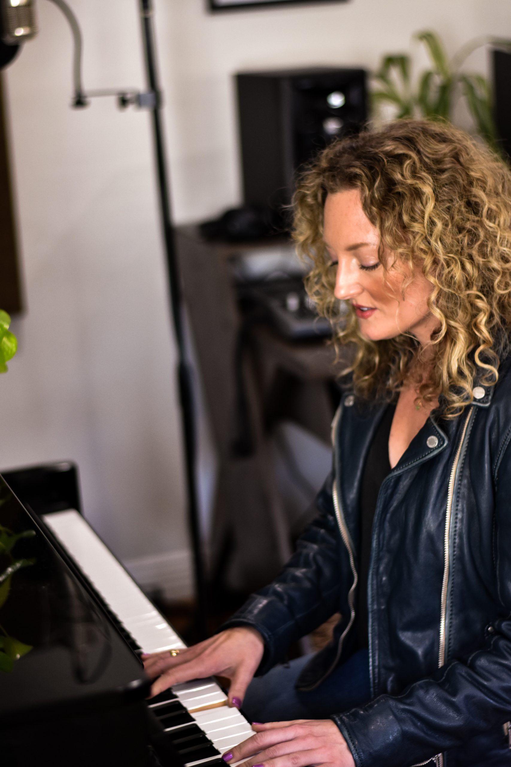 How to write a Catchy Melody | Briana Lyn Studios